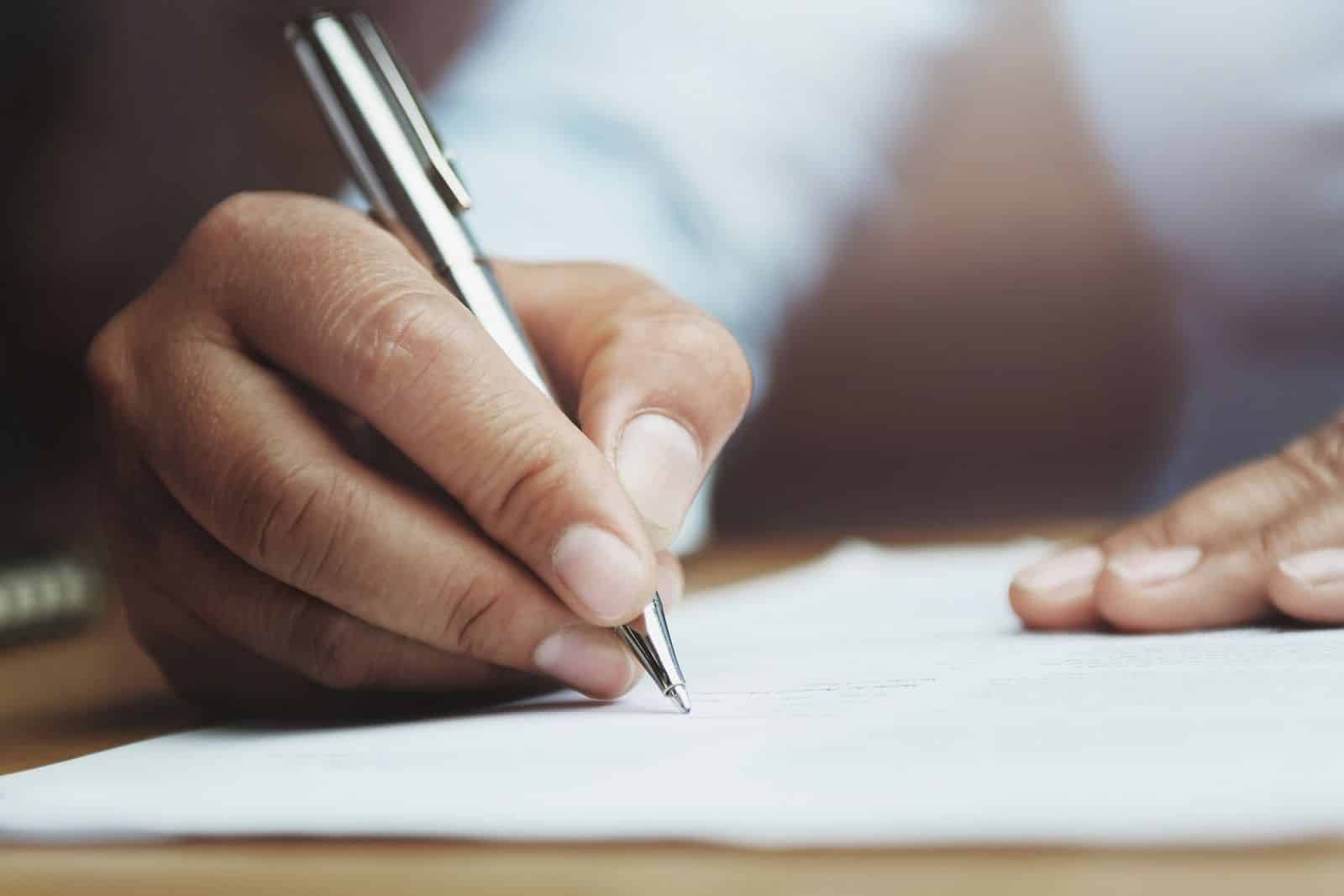¿Cómo hacer un reporte de actividades?: Guía completa